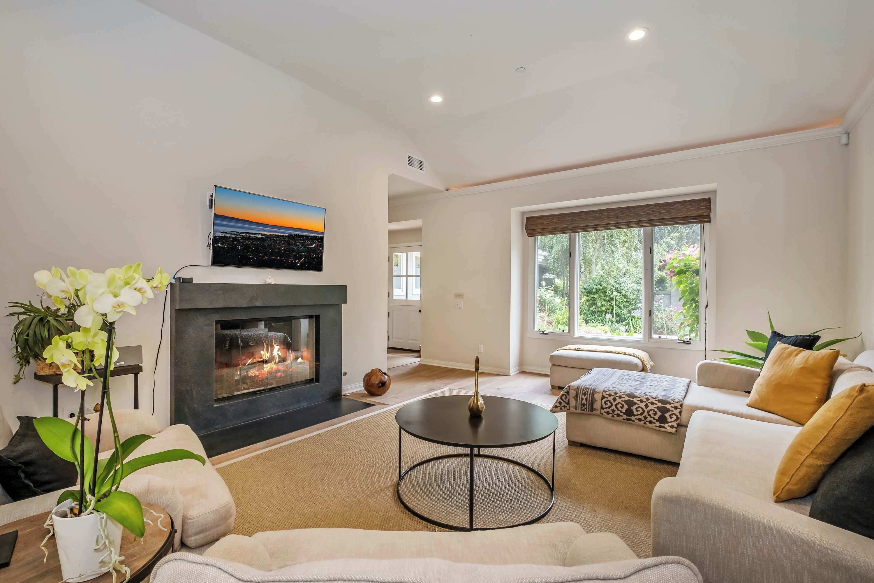 Majestic Montecito | Luxurious Getaway & Hot Tub - Montecito