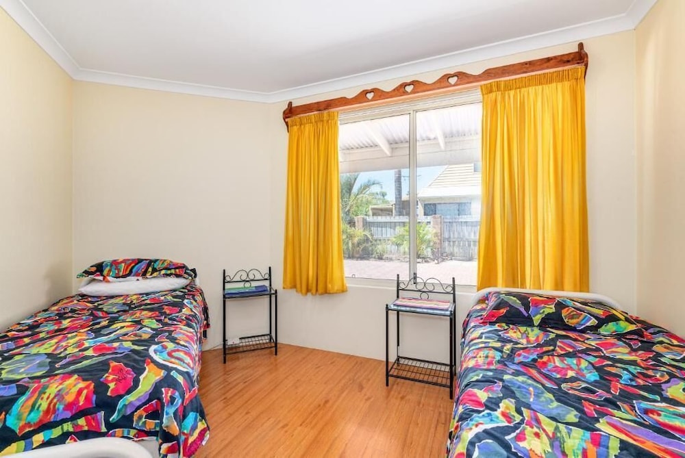 Hidden Gem Getaway In Dunsboroughs Heart - Busselton