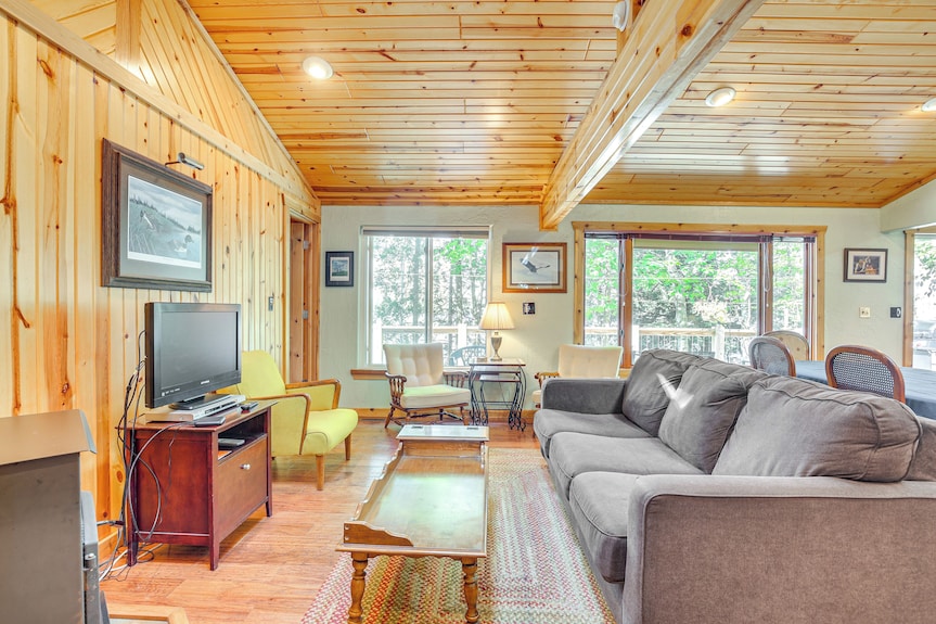 Quiet Presque Isle Home W/ Grill: Families Welcome - Presque Isle, WI