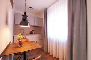 Single Apartment with Balcony | Cozinha privada