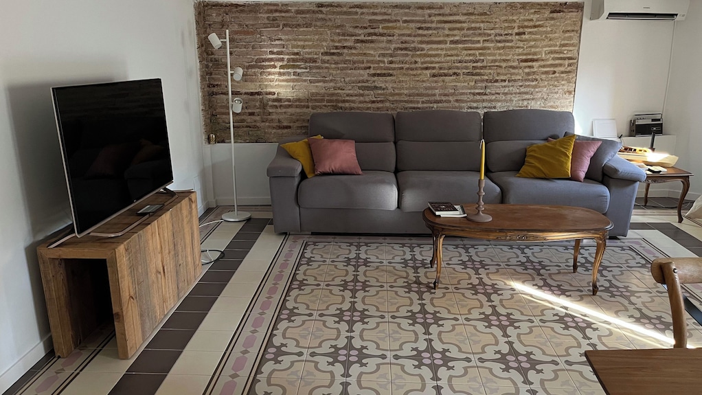 Beautiful Attico, 3-minutes From Barcelona Cathedral, And La Rambla. - Barcelona