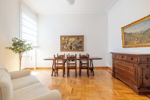 Adriana Star, Large Luxury, AC, 4 Bedrooms 2 Bathrooms Reviews, Deals ...