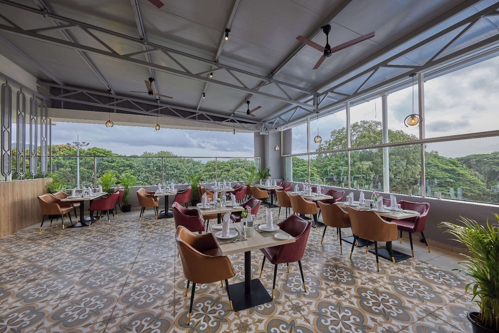 Grand Continent Mysore A Sarovar Portico Affiliate Hotel - Mysuru