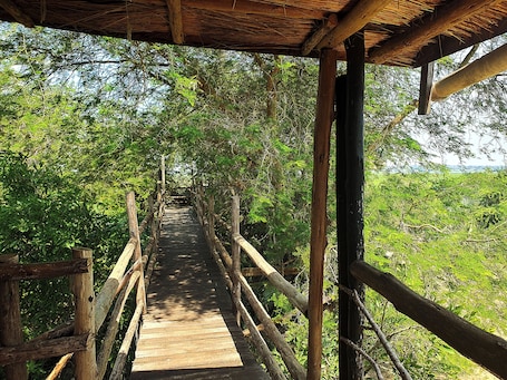 Exterior. Hornbill Bush Lodge