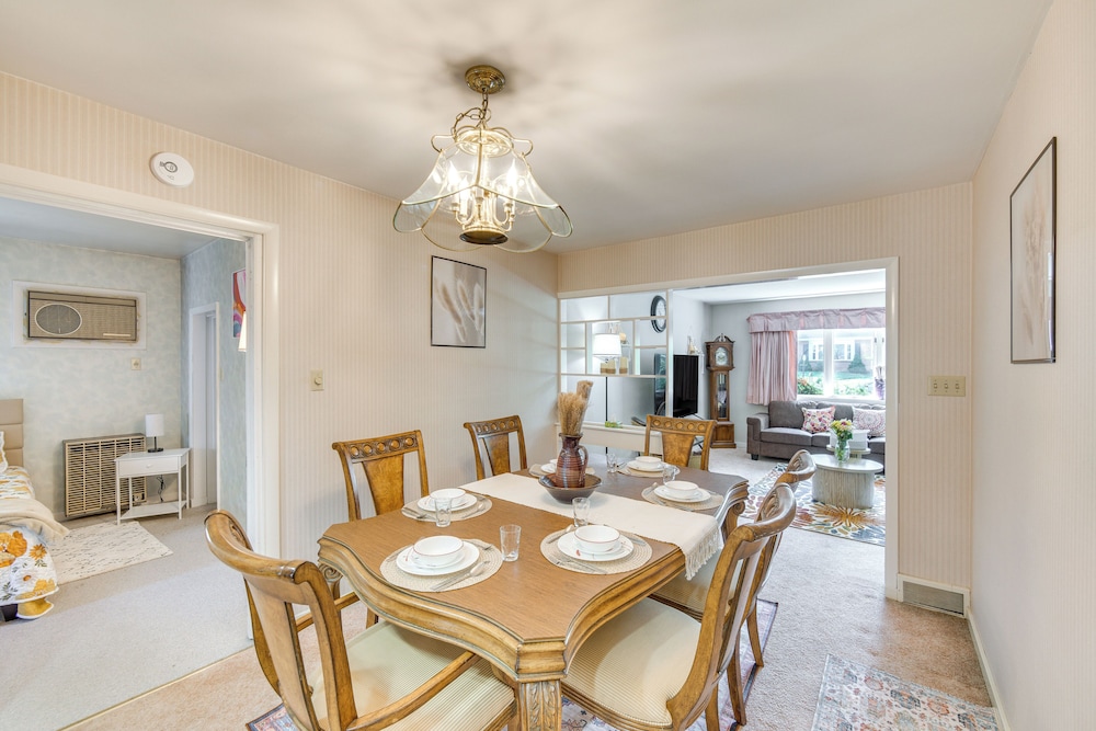 Movie Room & Home Gym: Sinking Spring Home! - Reading, PA