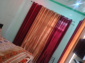 Quarto Familiar, vários quartos | Wi-fi grátis, roupa de cama fornecida 
