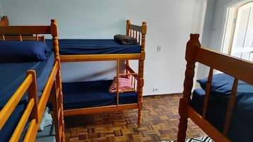 Quarto | Roupa de alta qualidade, com mobília individualizada, Wi-fi grátis
