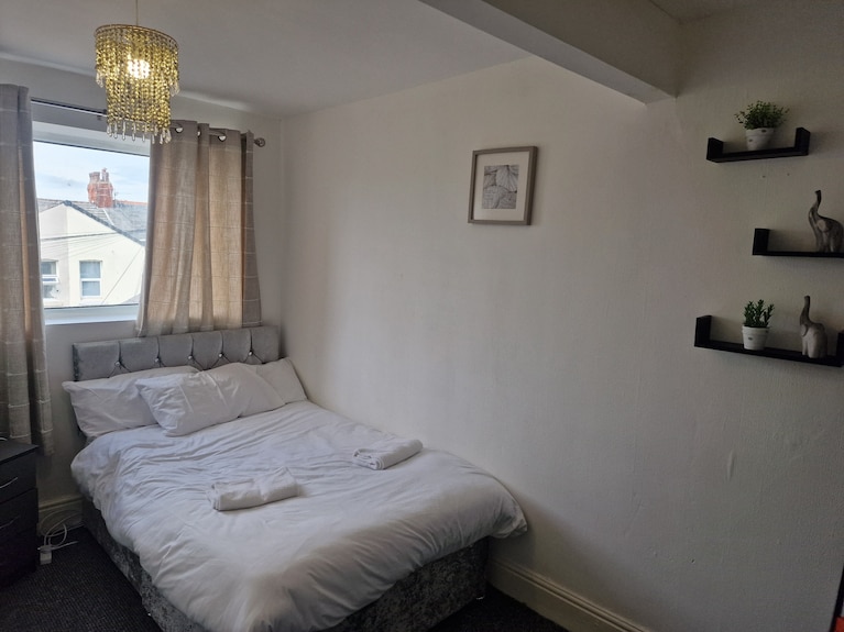 Lovely 2 Bedroom Apartment In Heart Of Blackpool. - Lytham St Annes
