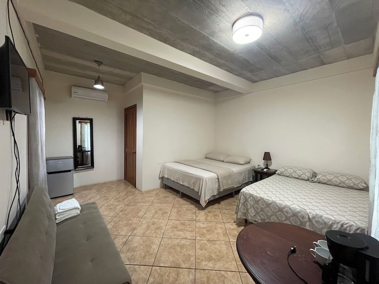 Habitación Privada. A Un Paso Del Lago De Yojoa. - Las Vegas