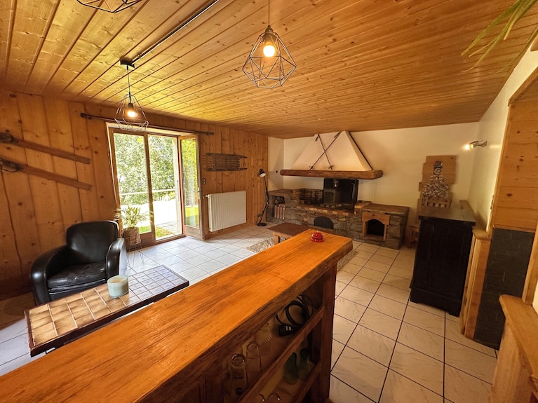 Semi-detached Mountain Chalet With Fireplace - 萊熱