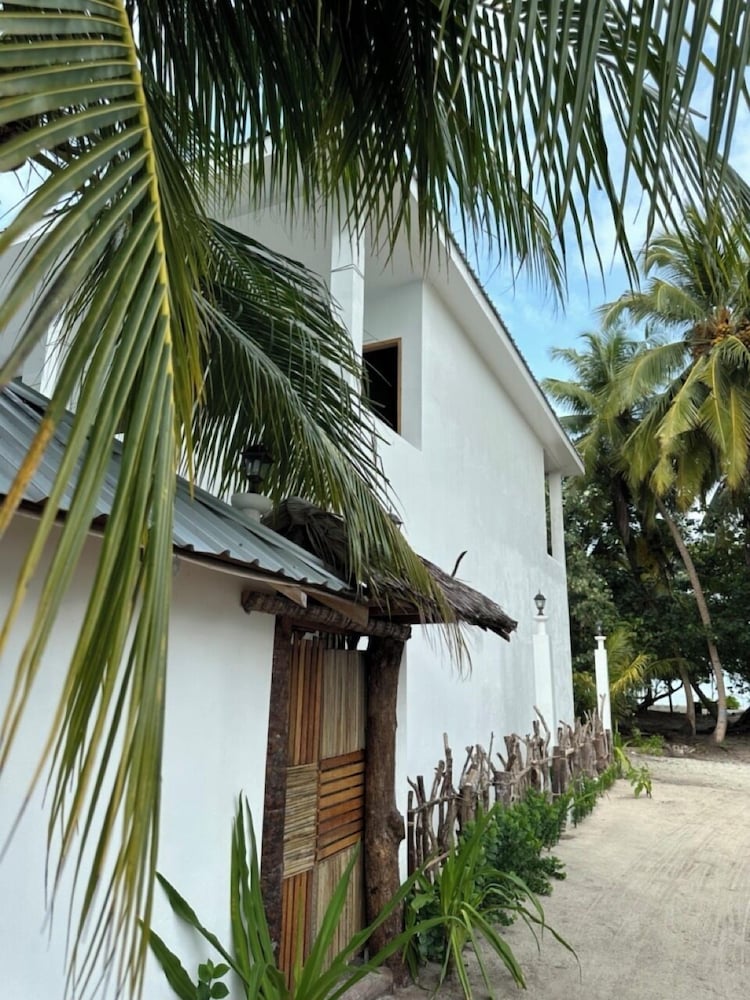 Dive And Sleep - All Inclusive Diving Guesthouse - 3 Dives Per Day - Maldives