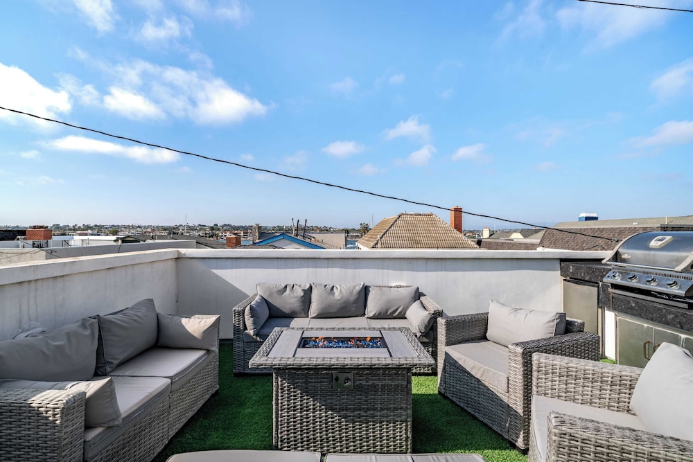 Private Rooftop + Steps To The Beach Chic Design Seaside Style By Avantstay - Irvine, CA