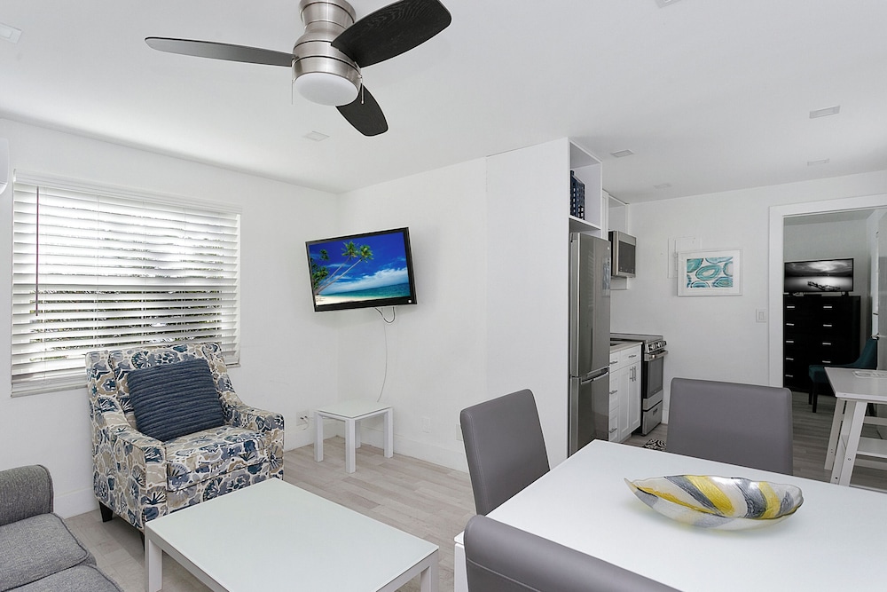 Ultra Exciting Apartment At Boardwalk - Hollywood, FL