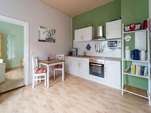 Apartamento | Cozinha privada | Uma chaleira elétrica 