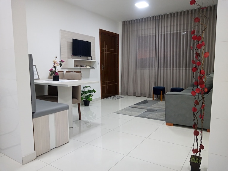 Apartamento Completo 3/4 1 Suite Espaçoso. Próx. Das Principais Comodidades - Vitória da Conquista