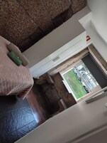 Quarto Individual Básico (Privado terreo) | Wi-fi grátis, roupa de cama fornecida 