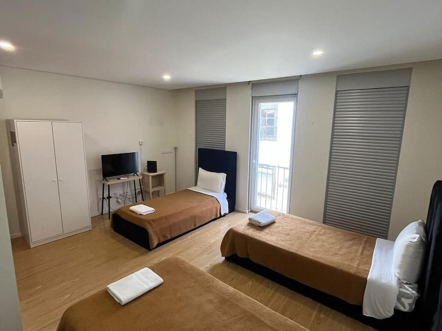 Wi-fi grátis, roupa de cama fornecida