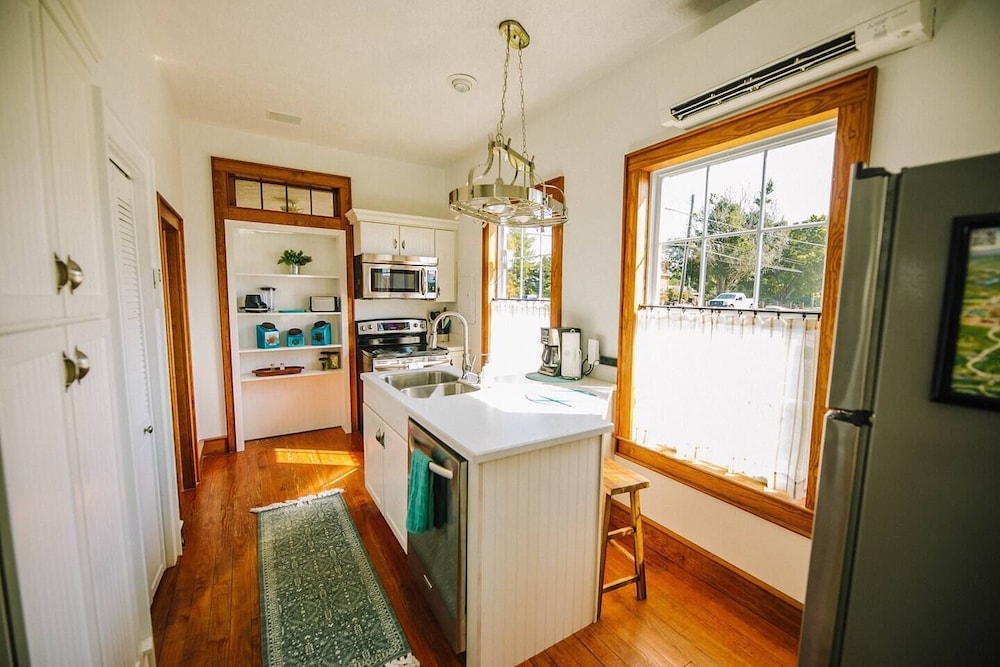 1b/s2 Cottage/dublin/ Ideal For Nurses/contractors - Virginia