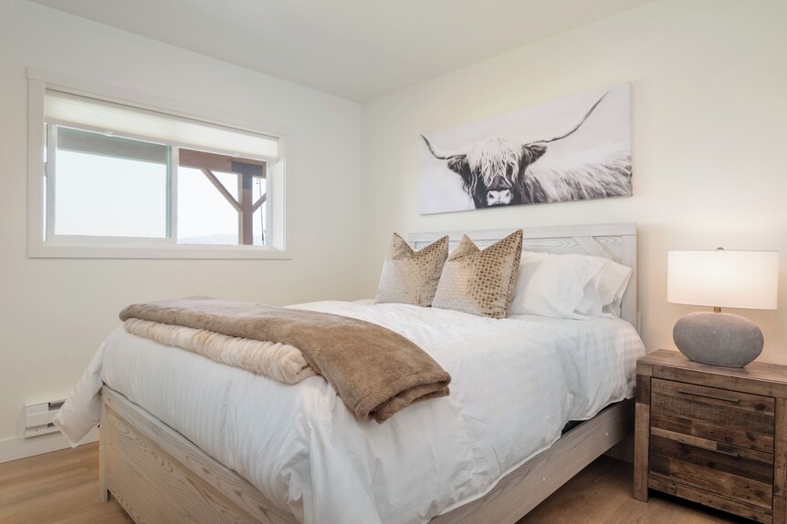 Scenic Ridge Retreat Is A Luxury Suite In Philipsburg With Incredible Views Of The Surrounding Mountains. It's The Perfect Spot For Families And Couples To Unwind After Enjoying All Of Your Outdoor Adventures. - Discovery Ski Area, MT