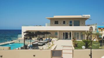 Fachada da propriedade