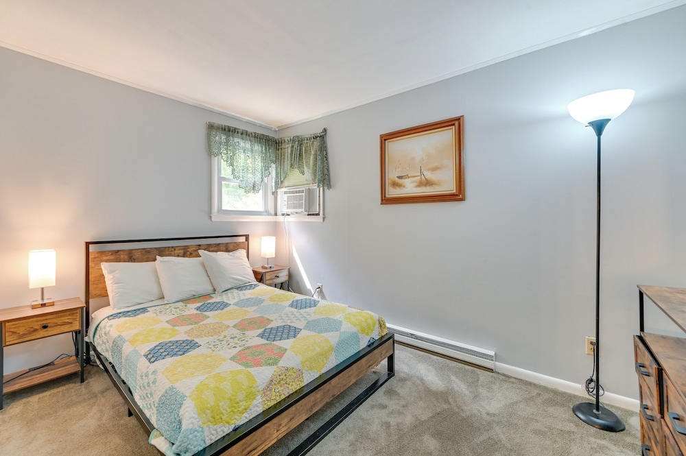 Lake George Retreat W/ Private Deck + Water Views! - Lake George, NY