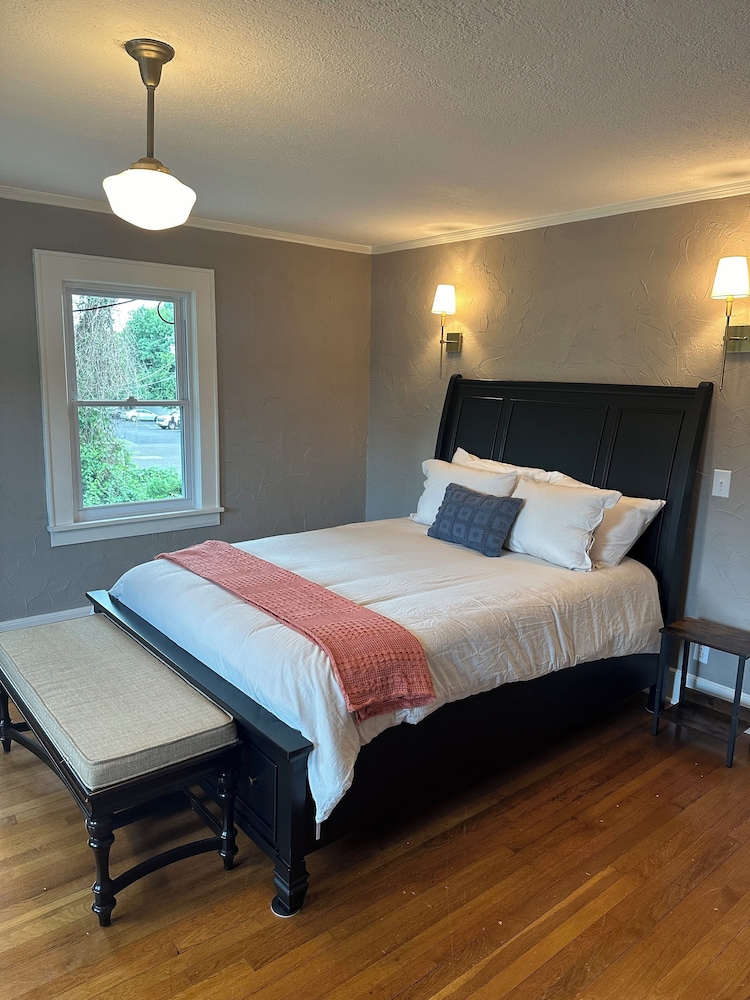 Spacious Home In Red Bank; Great For Groups. 15 Mins To Sandy Hook Or Sea Bright - Red Bank, NJ