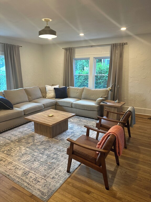 Spacious Home In Red Bank; Great For Groups. 15 Mins To Sandy Hook Or Sea Bright - Sea Bright, NJ