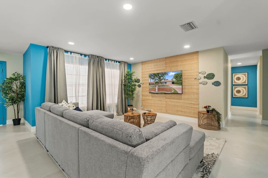 Blue Oasis - Heated Pool 5b/3bth - Doral, FL