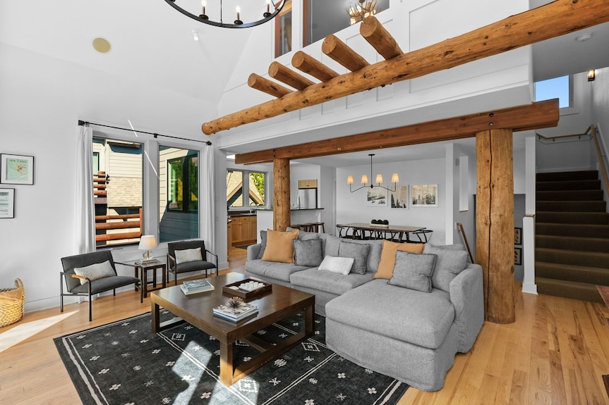 Stunning New Ski-in\/out Townhome | Private Hot Tub | 7 Min Drive To Resort - Big Sky, MT