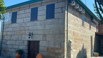 Fachada da propriedade