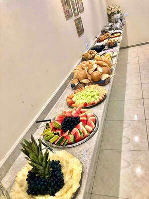 Pequeno-almoço tipo buffet diário incluído