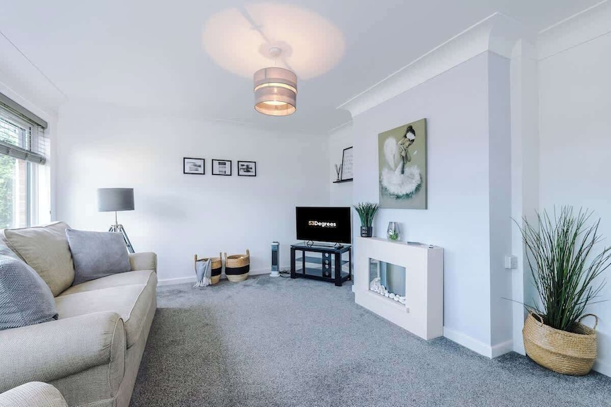 New! Stunning Bungalow, Ideal For Groups, Parking! - National Trust - Erddig