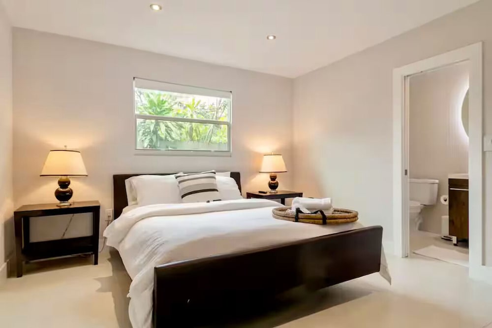 Tree House - Fort Lauderdale, FL