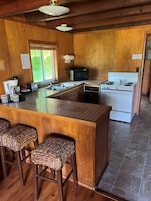 Chalé, vista para o vale | Cozinha privada | Frigobar, micro-ondas