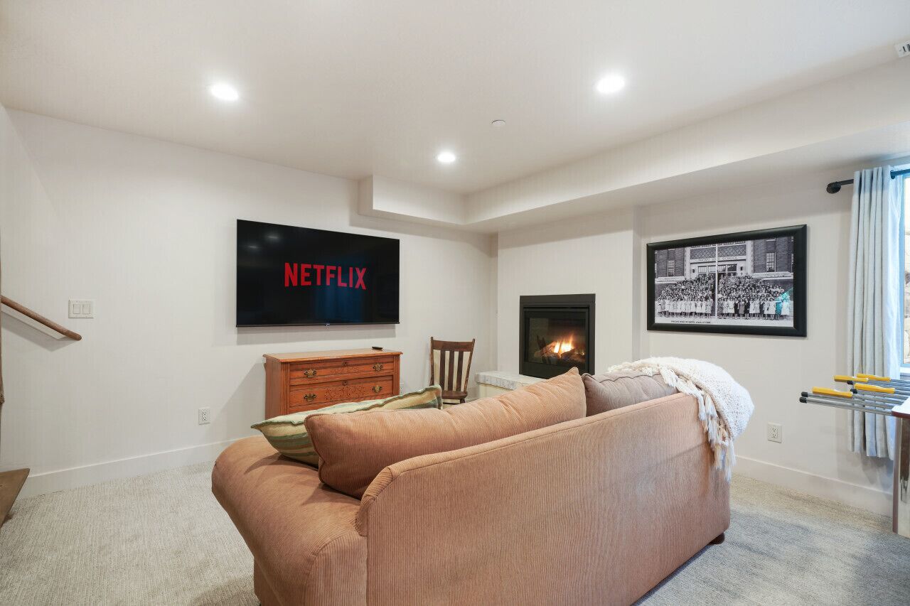 Cute Cabin W/ Mountain Views *King Bed* - Provo, UT