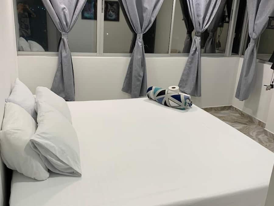 Quarto conforto, vista para a cidade | Camas com colchões pillow-top, Wi-Fi de cortesia, roupa de cama
