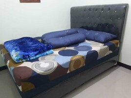 Quarto Standard | Secretária 