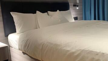 Quarto casal standard, vista para a cidade | Cofres nos quartos, escrivaninha, quartos à prova de som