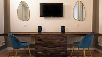 Suite de Luxo, varanda, Vista para a cidade | 1 quarto, minibar, cofre no quarto, secretária