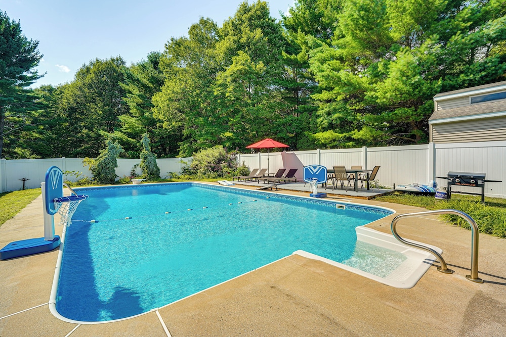 Pool, Yard & Game Room: Family Home In Kunkletown - Palmerton, PA