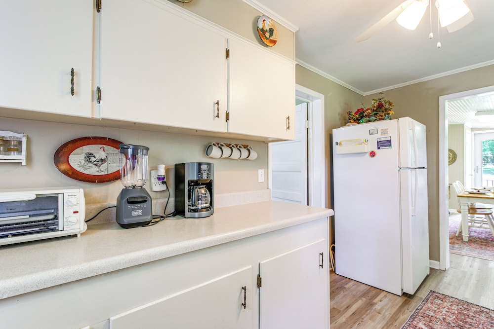 Charming Country Home W/ Yard - 14 Mi To Ole Miss! - Enid Lake, MS