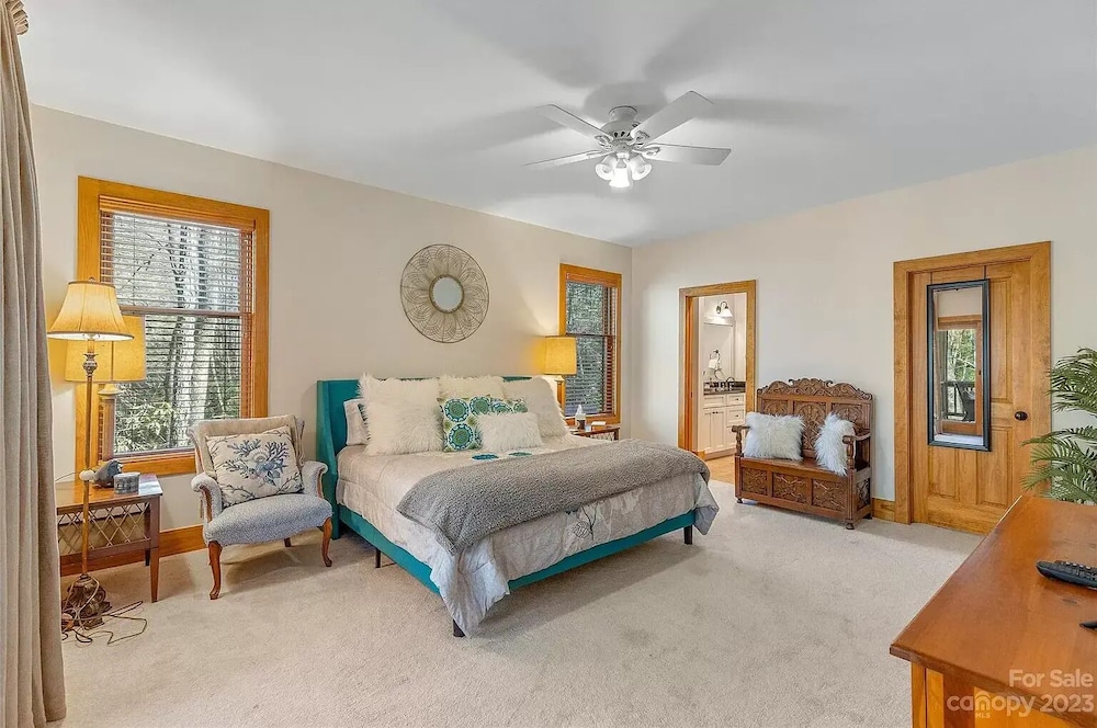 Charming 3-bedroom House On A Lovely Stream With Wifi And Ac In Sapphire Valley - Lake Toxaway, NC