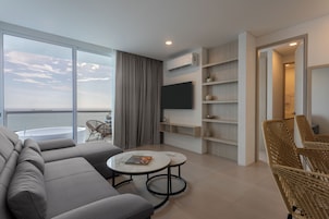 Executive Suite de 2 habitaciones con jacuzzi | Área de estar | Smart TV 55 polegadas com canais a cabo, Netflix, serviços de streaming