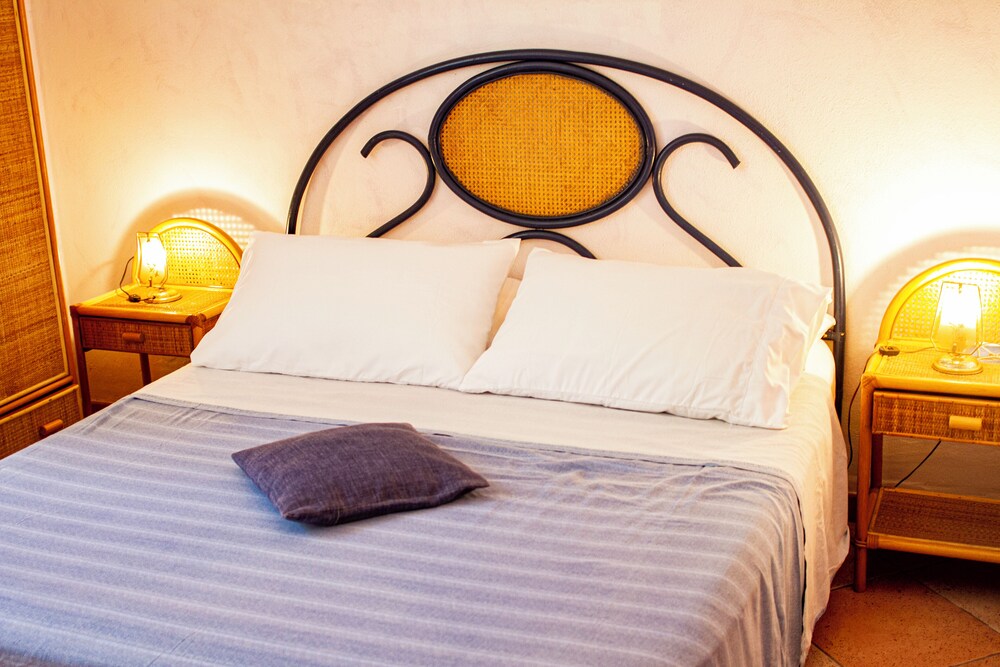 Pretty cottage 100 meters from the sea with parking space and garden ...