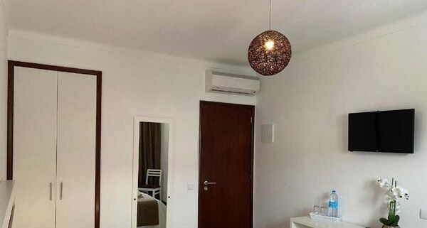 The Rock Guest House - Ponta Delgada