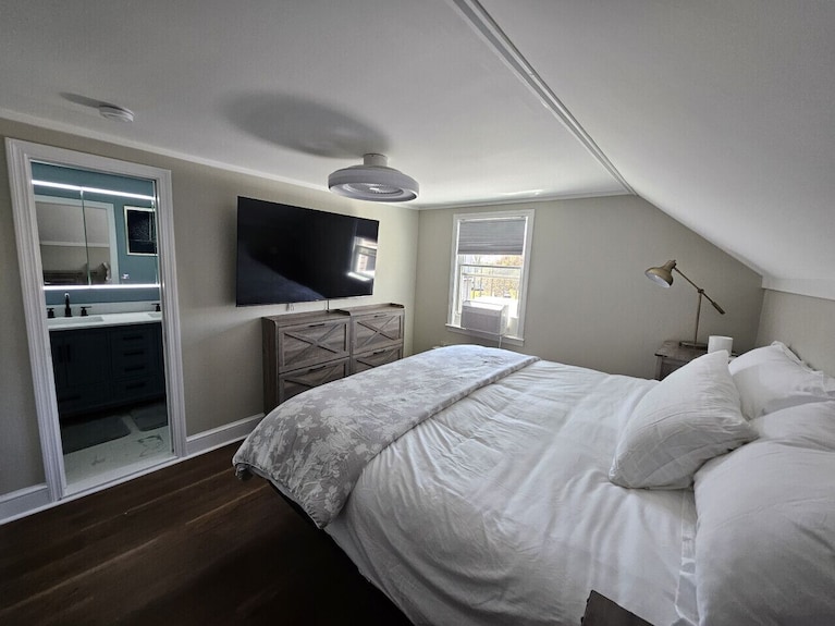 Middletown Modern Townhouse - Newport