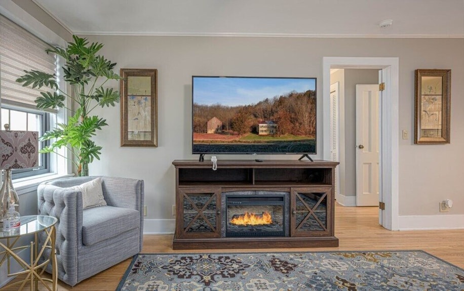 Downtown Galena Luxury Rentals Suite 3 Parking New - Galena, IL