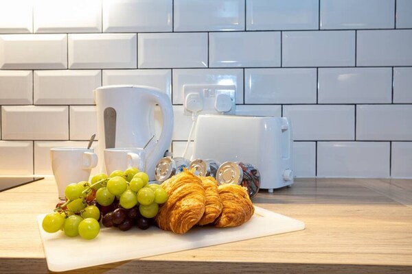 Unique 1 Bedroom Apartment By Pillo Rooms - Salford