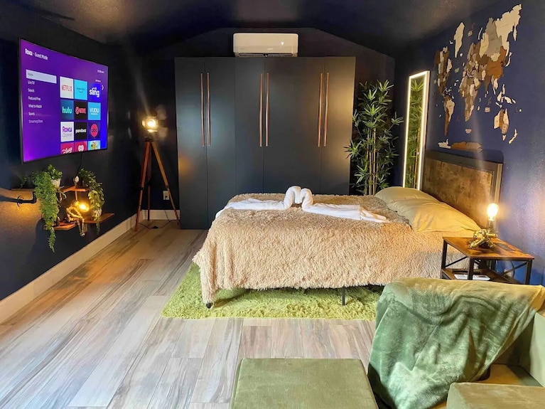 Catalina Cantina By Tampa Bay Hotspots & Airport! - Tampa Airport (TPA)