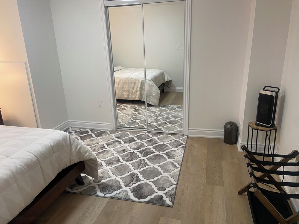 2-bedrm basement apartment in Milton; near park, shops, restaurants ...